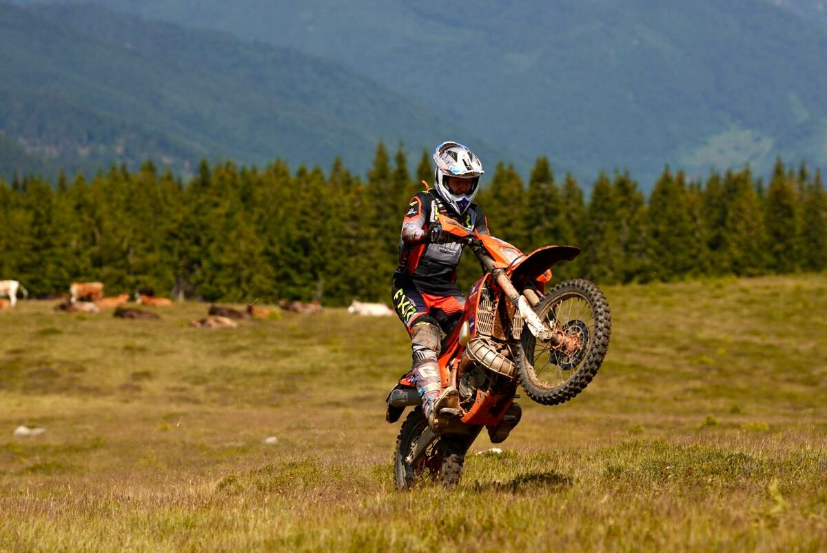 On the roof of the Lotru valley